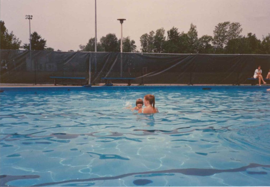 1990 Old Pool Swimming Lessons – Piscine Valois Pool